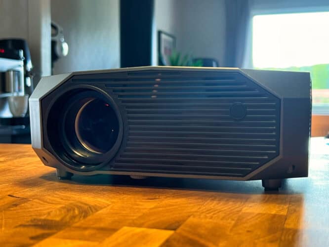 Yowhick DP03 Projector Reviewed - Should You Buy It?